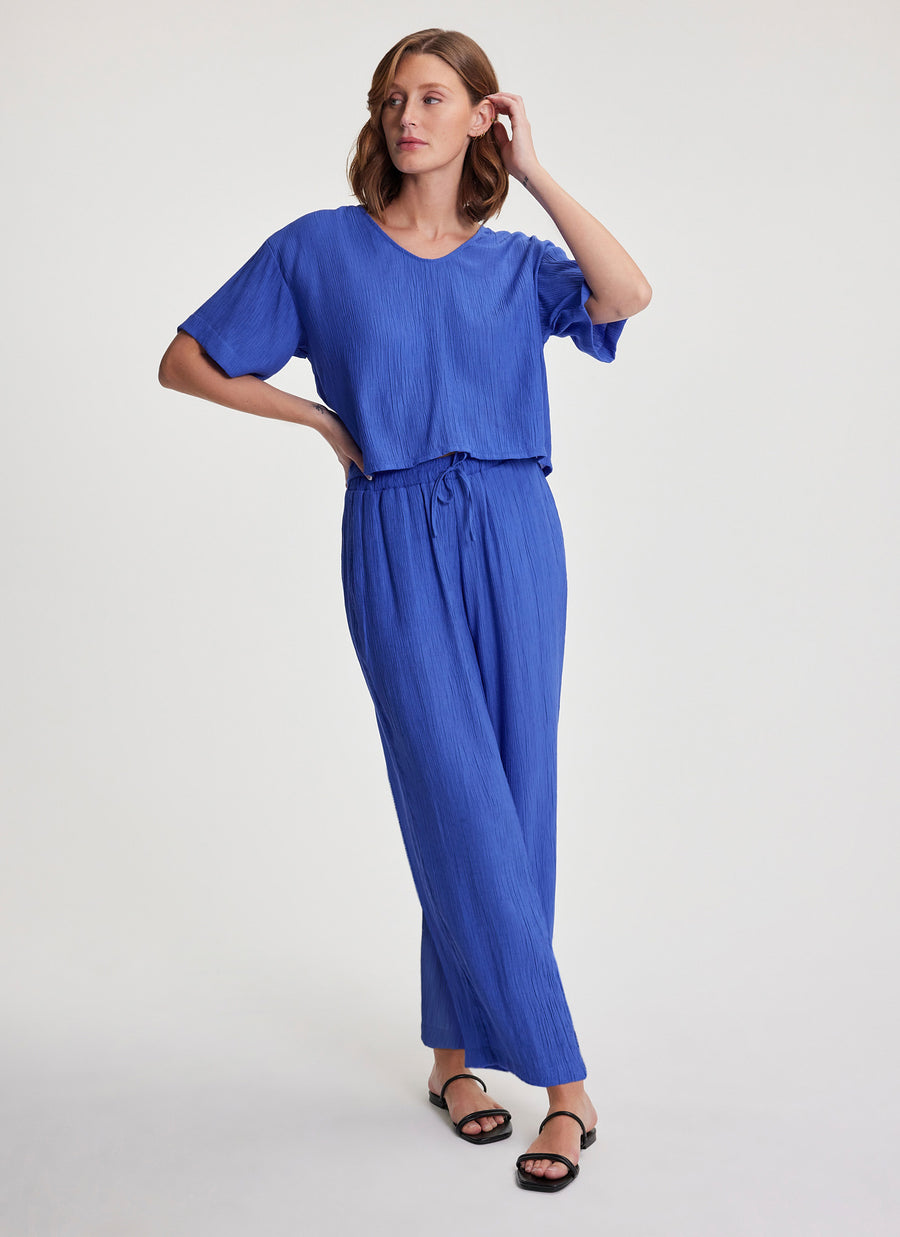 Lightweight Women's Clothing for Travel | Comfy & Stylish | FIG Clothing